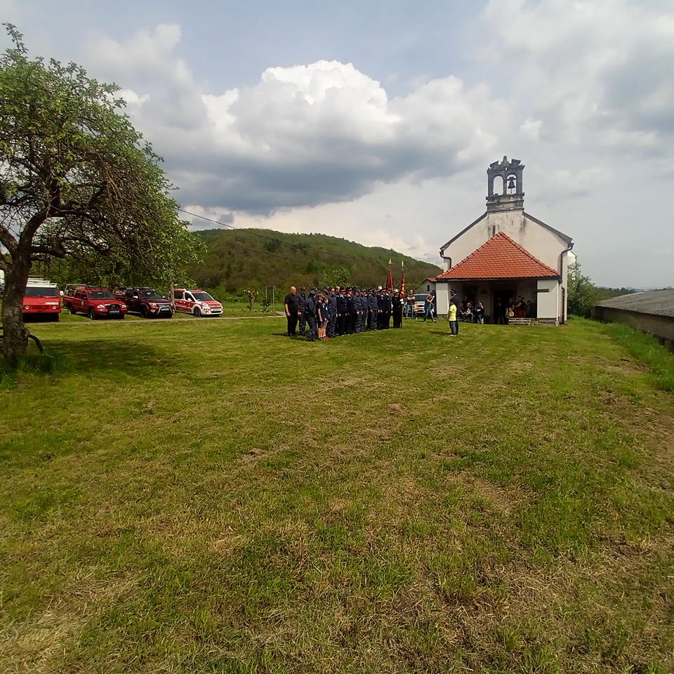 Gasilska maša na Bujah - pivka.si